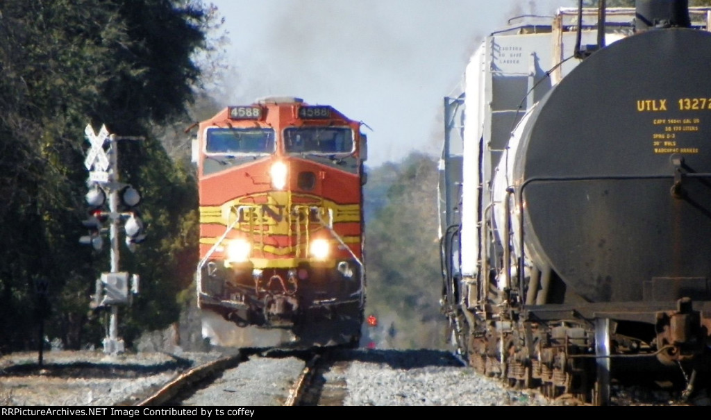 BNSF 4588